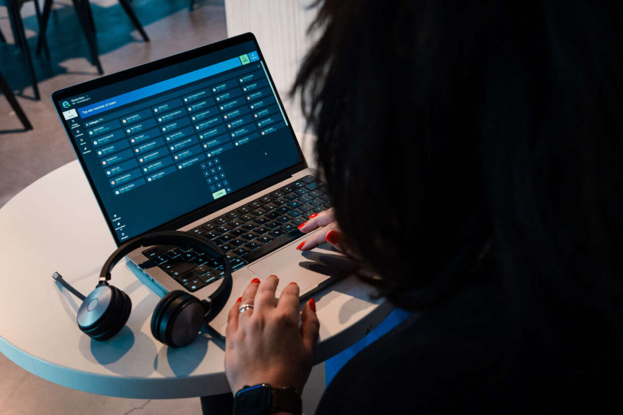 Softphone - De Voys Webphone maakt van je computer een telefoon